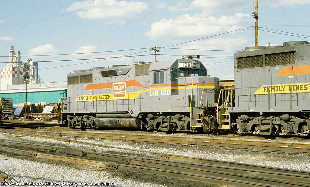 L&N GP-35 1120